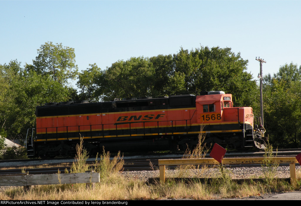 BNSF 1568